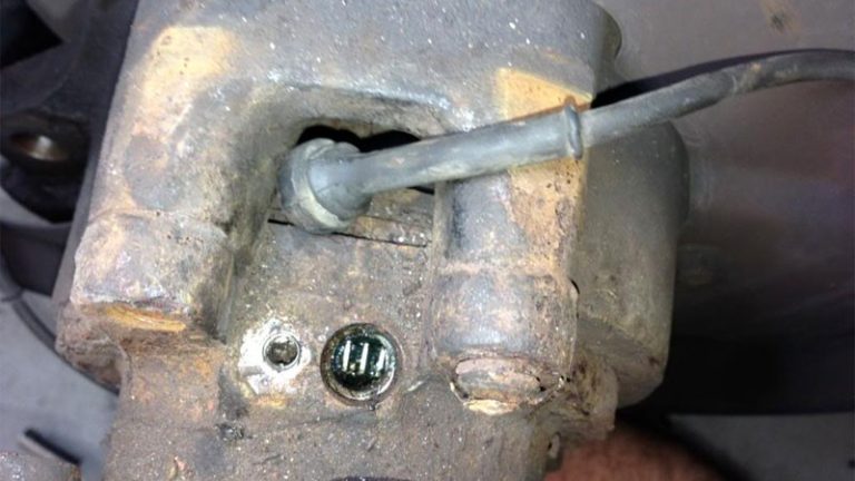 5 Reasons the Service AdvanceTrac Warning Light is On (And How to Reset ...